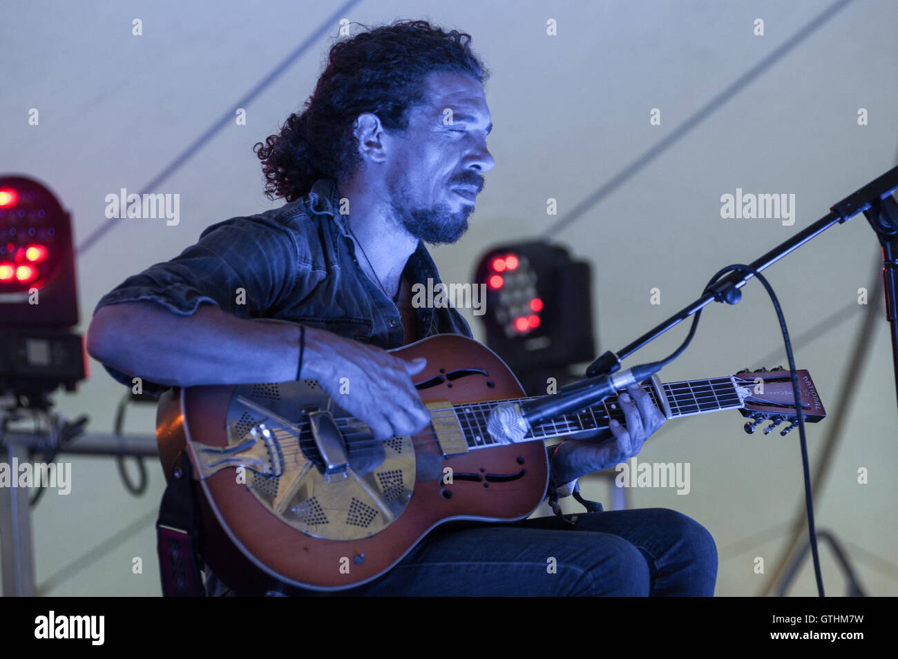 John Fairhurst plays "The Freeshley Squeezed Stage" at Camper Calling ...