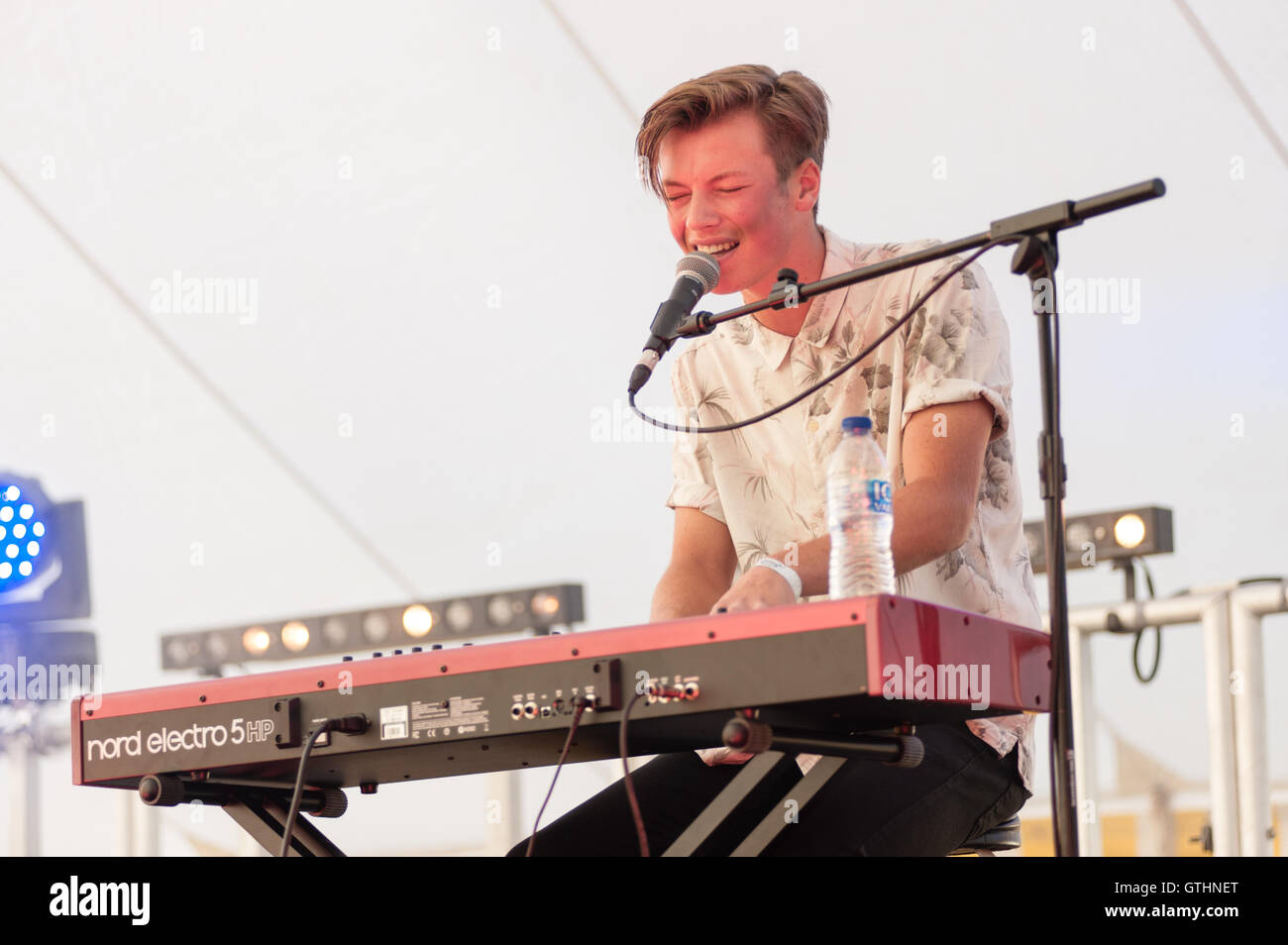 Taylor James Eary plays "The Freshly Squeezed Stage" at Camper Calling ...