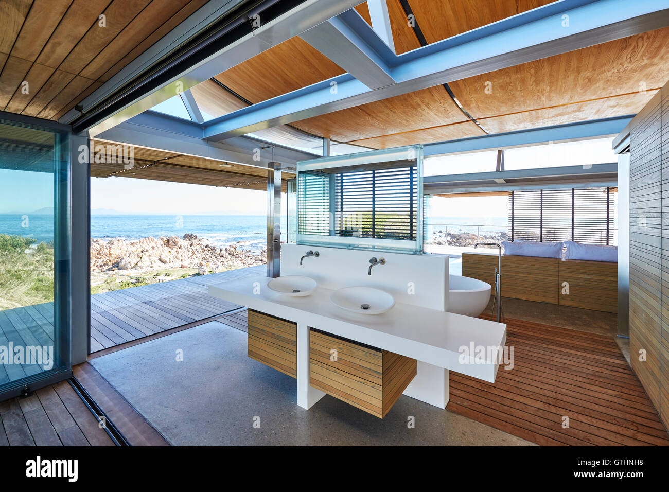 Bathroom luxury balcony hi-res stock photography and images - Alamy