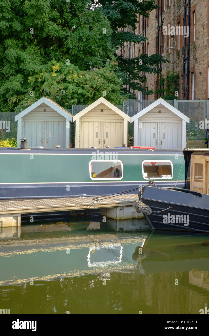 Union canal edinburgh narrow boat hi-res stock photography and images ...