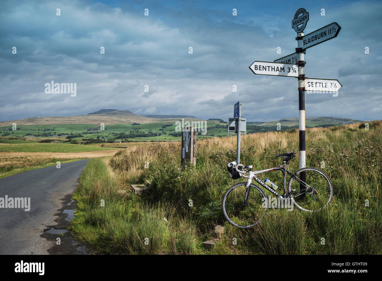 Lancashire yorkshire county boundary hi-res stock photography and ...
