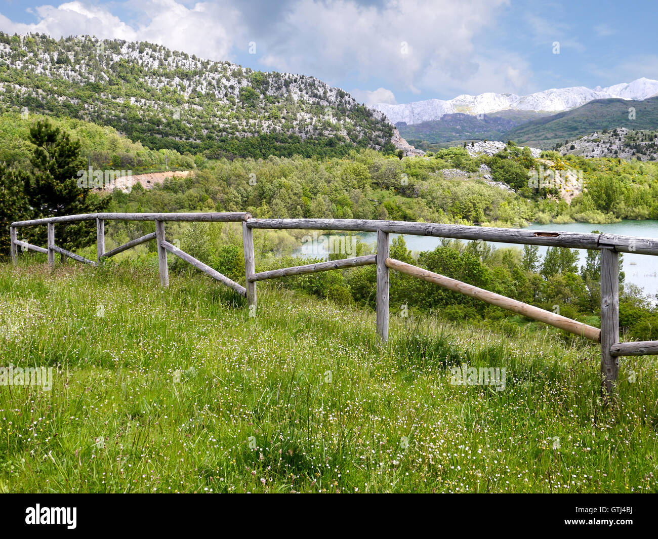 Mountain fence hi-res stock photography and images - Alamy