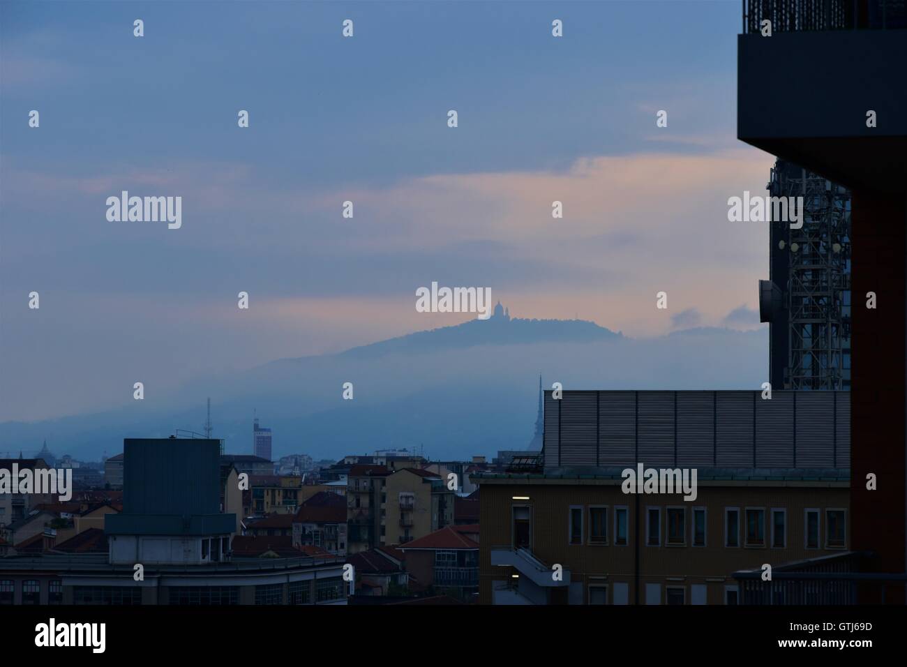 Italian skyscraper hi-res stock photography and images - Alamy