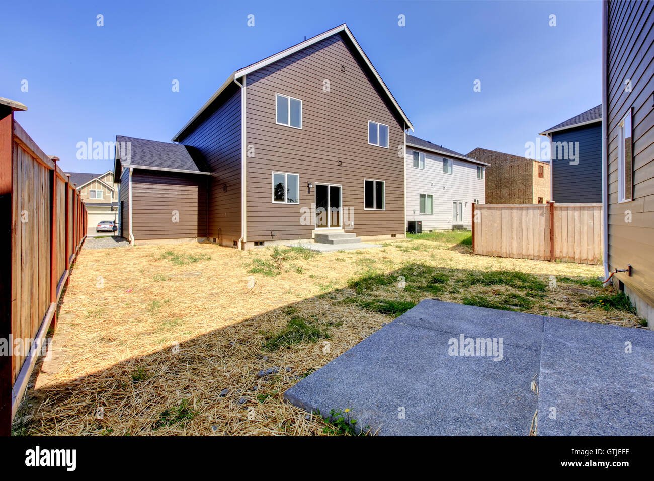 New development unfinished backyard Stock Photo - Alamy