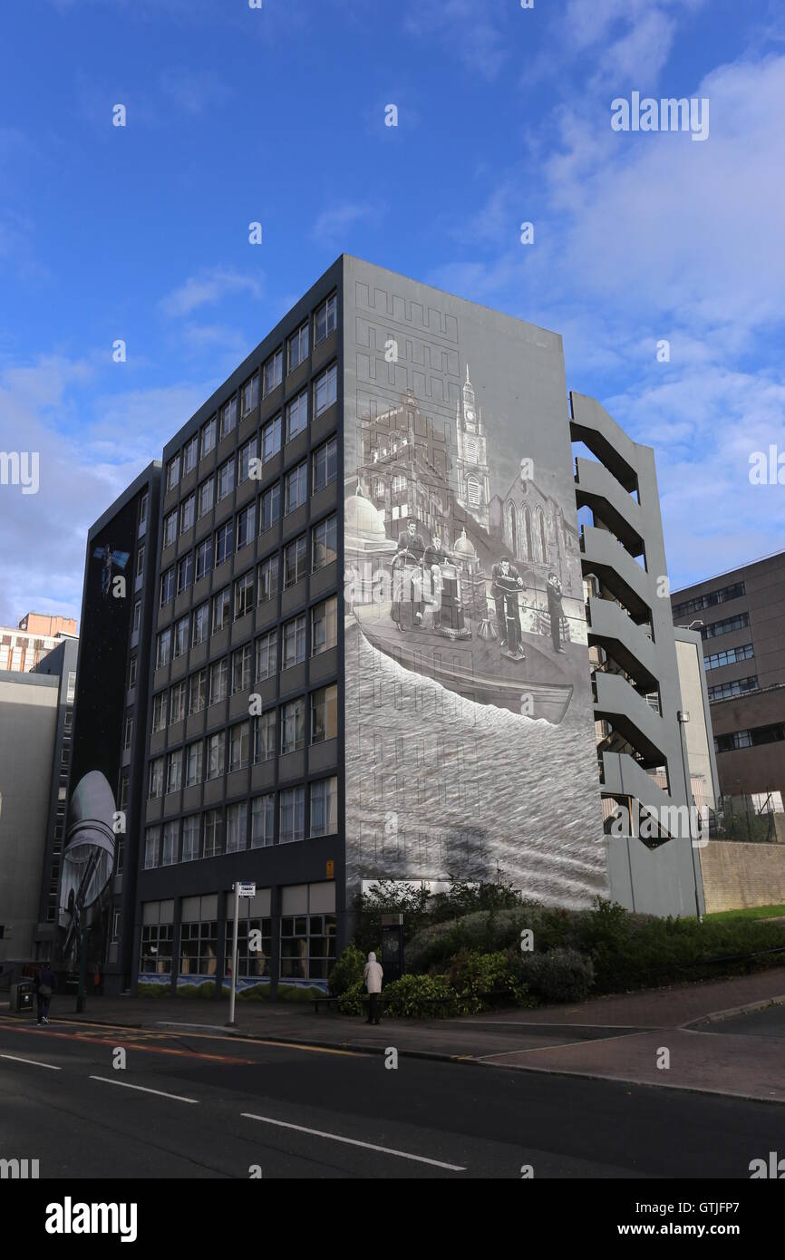 Strathclyde University Wonderwall George Street Gable mural of landship ...