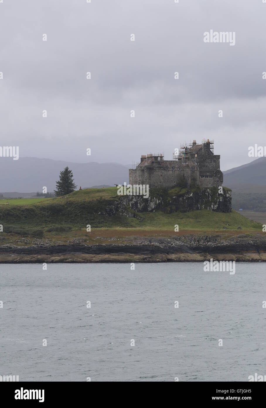 Duart Castle Isle of Mull Scotland September 2016 Stock Photo - Alamy