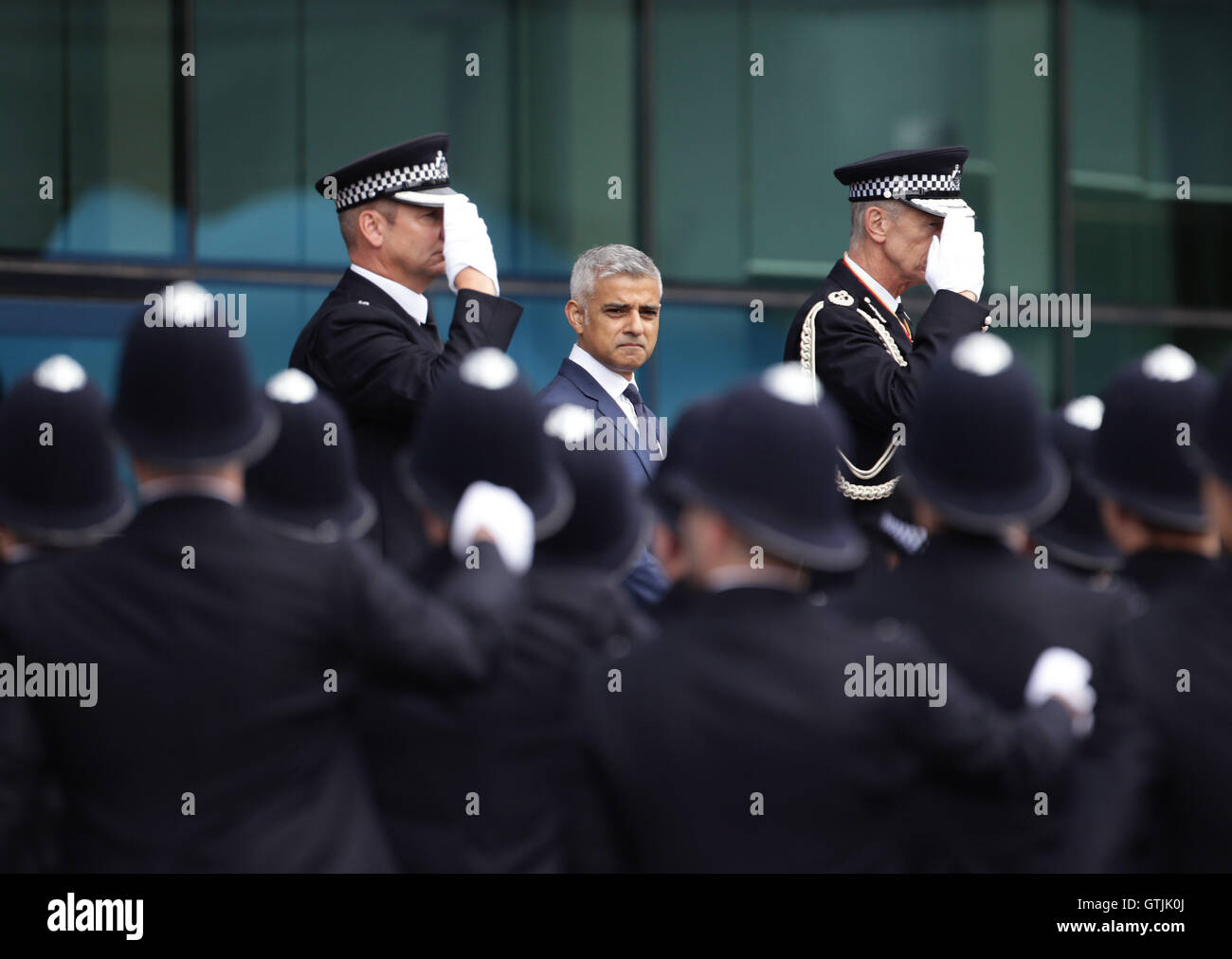 (Left to right) Chief Superintendent Craig Haslam, Mayor of London ...
