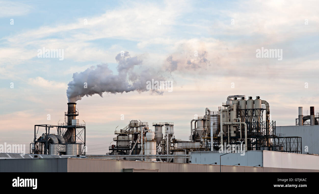 Factory building cloud hi-res stock photography and images - Alamy