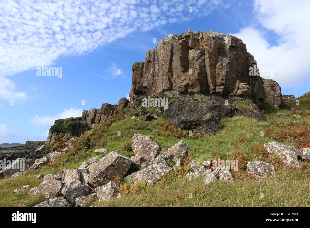 Basalt cliffs Ulva Scotland September 2016 Stock Photo - Alamy