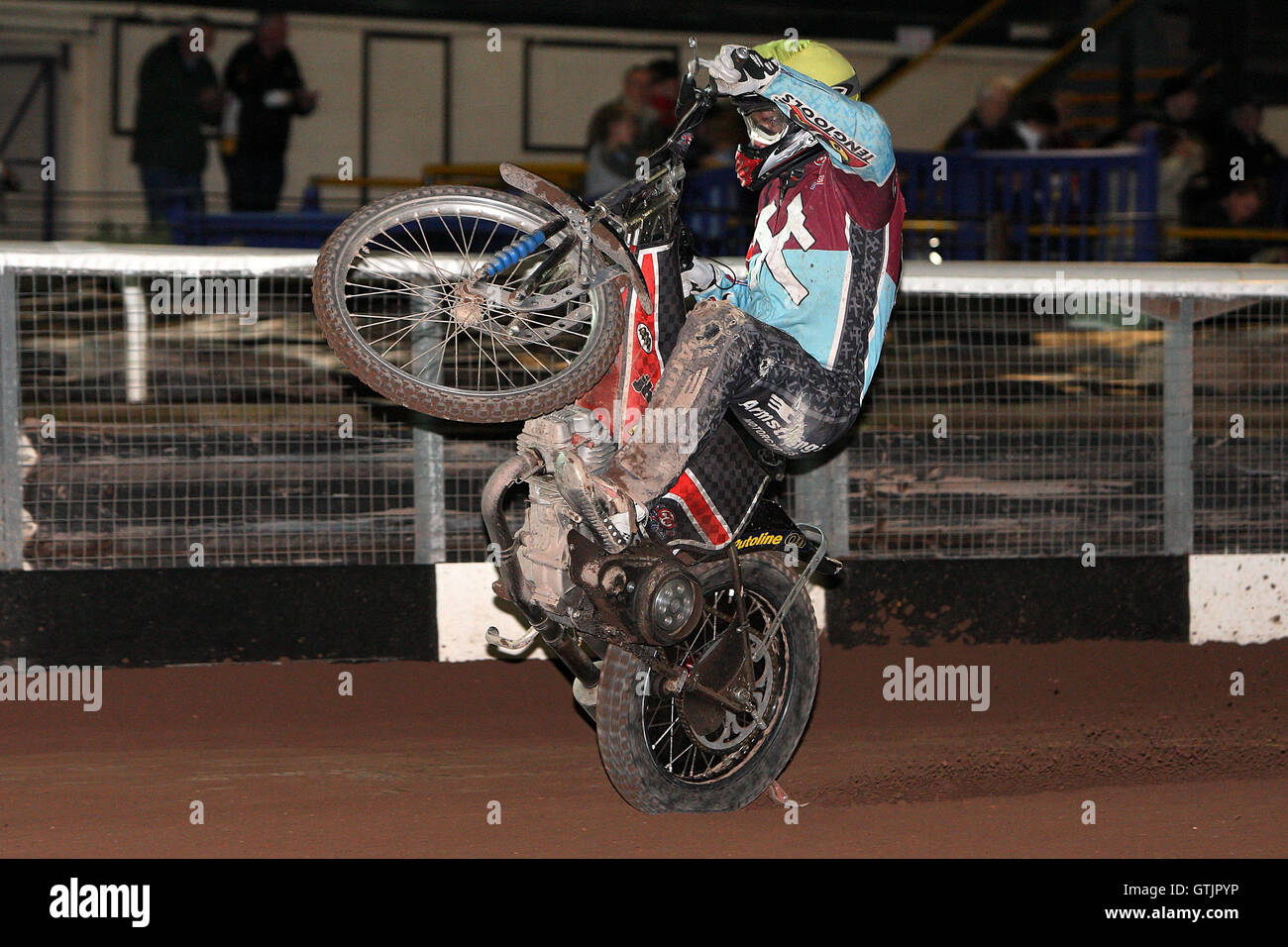Stuart Robson performs a wheelie after heat 12 - Coventry Bees vs ...