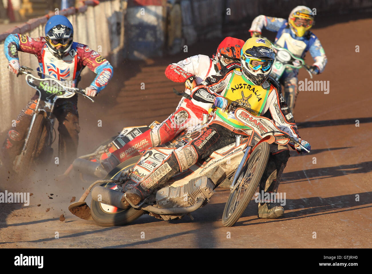 Heat 22: Sam Masters (Australia) out in front - FIM Speedway World ...