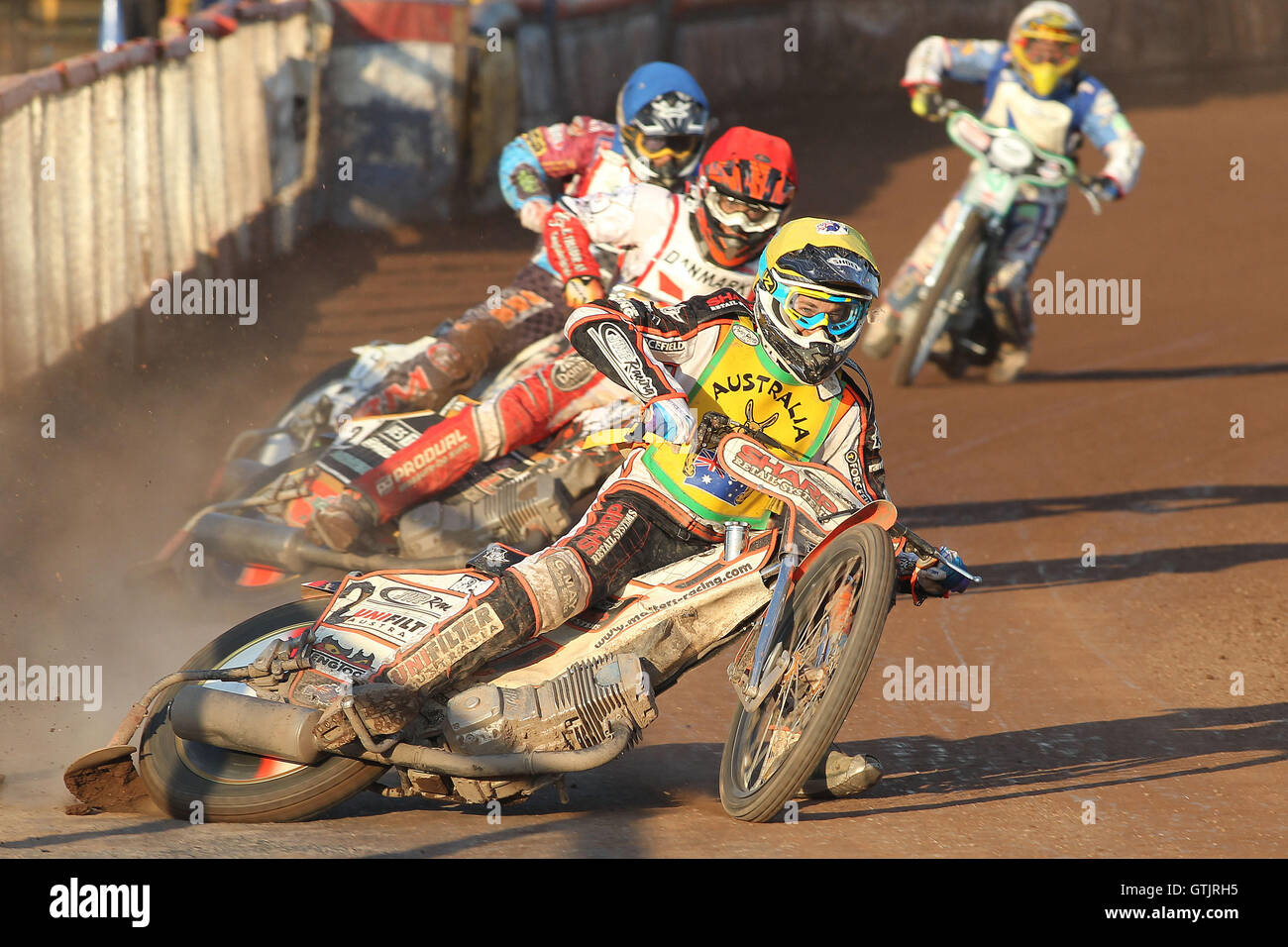 Heat 22: Sam Masters (Australia) out in front - FIM Speedway World ...