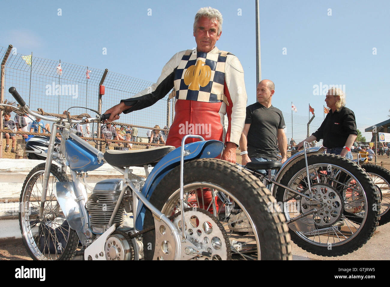 Hackney speedway legend Barry Thomas prepares his bike - Hackney Hawks ...