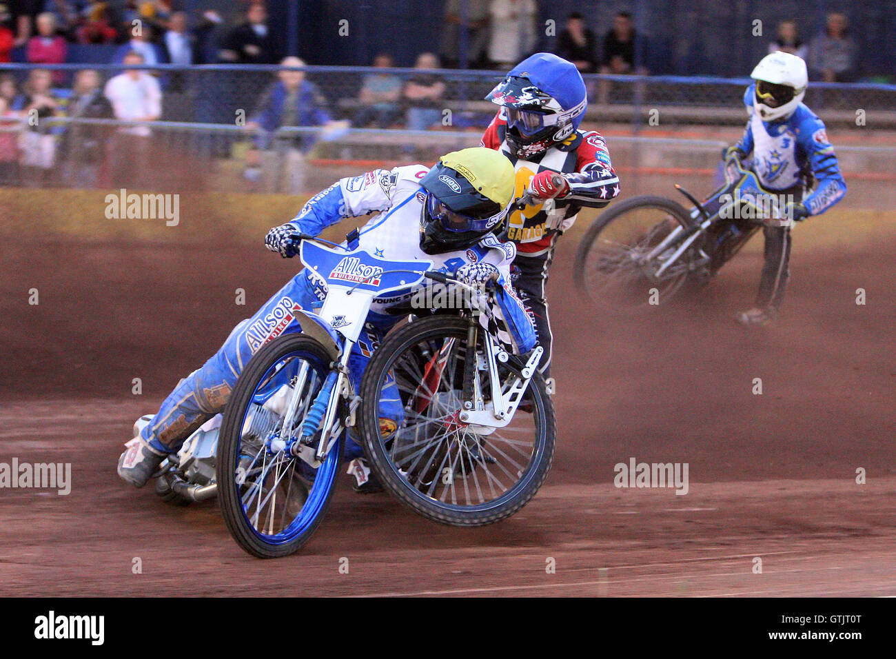 Heat 10: Ben Morley (blue) and Lewis Kerr crash out - Hackney Hawks vs ...
