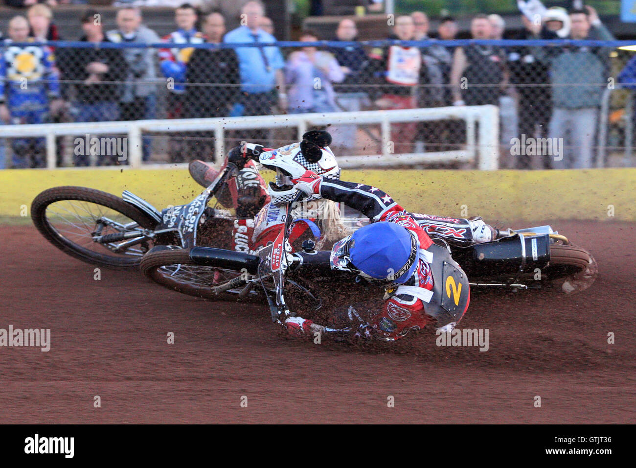 Heat 6: Ben Morley (blue) and Shawn McConnell crash out - Hackney Hawks ...