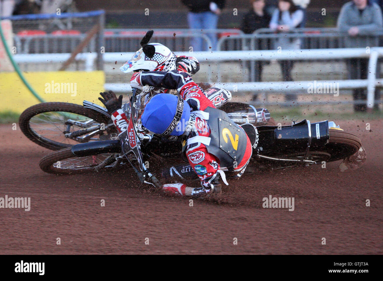 Heat 6: Ben Morley (blue) and Shawn McConnell crash out - Hackney Hawks ...