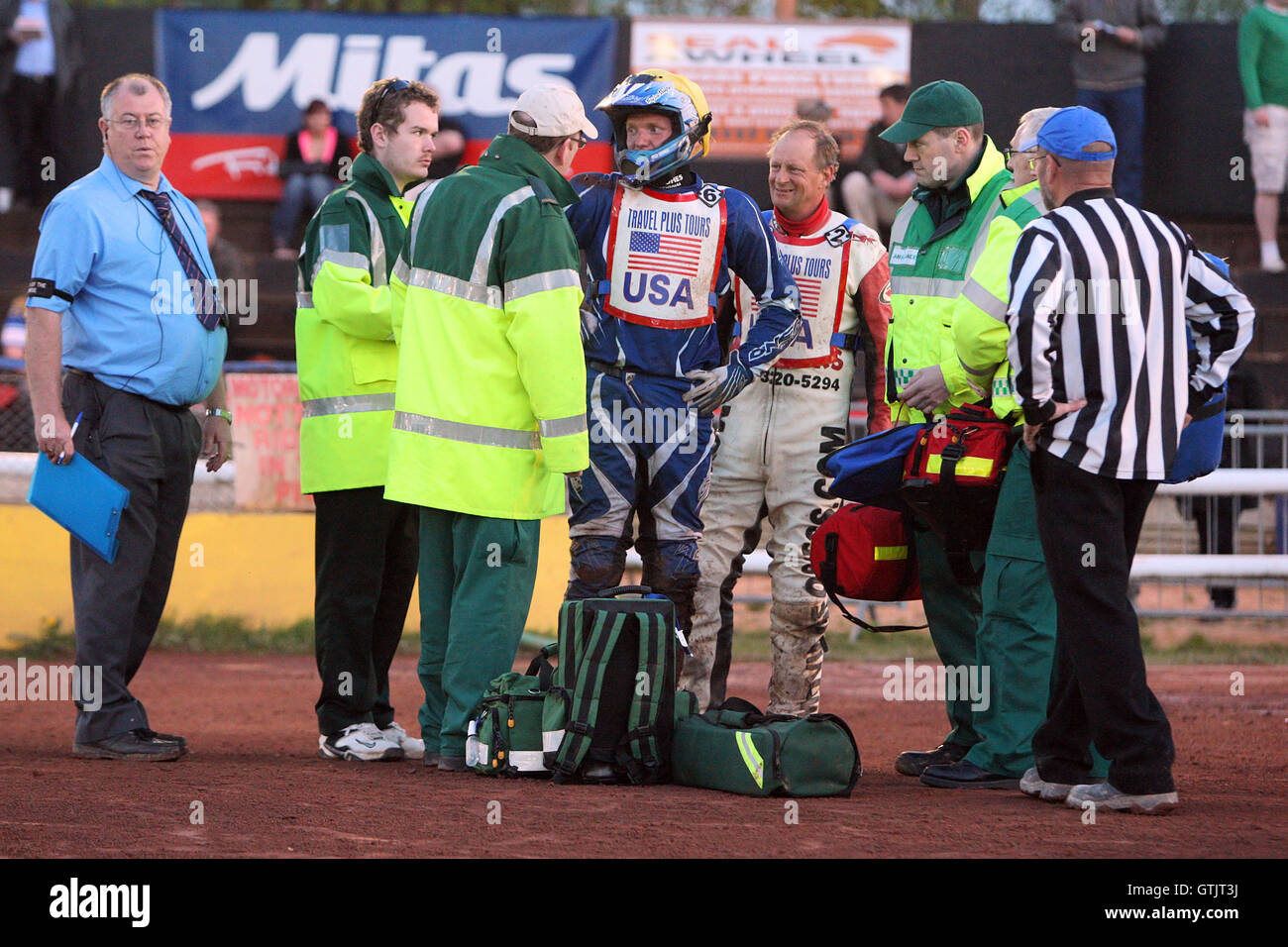 Heat 6: Ben Morley (blue) and Shawn McConnell crash out - Hackney Hawks ...