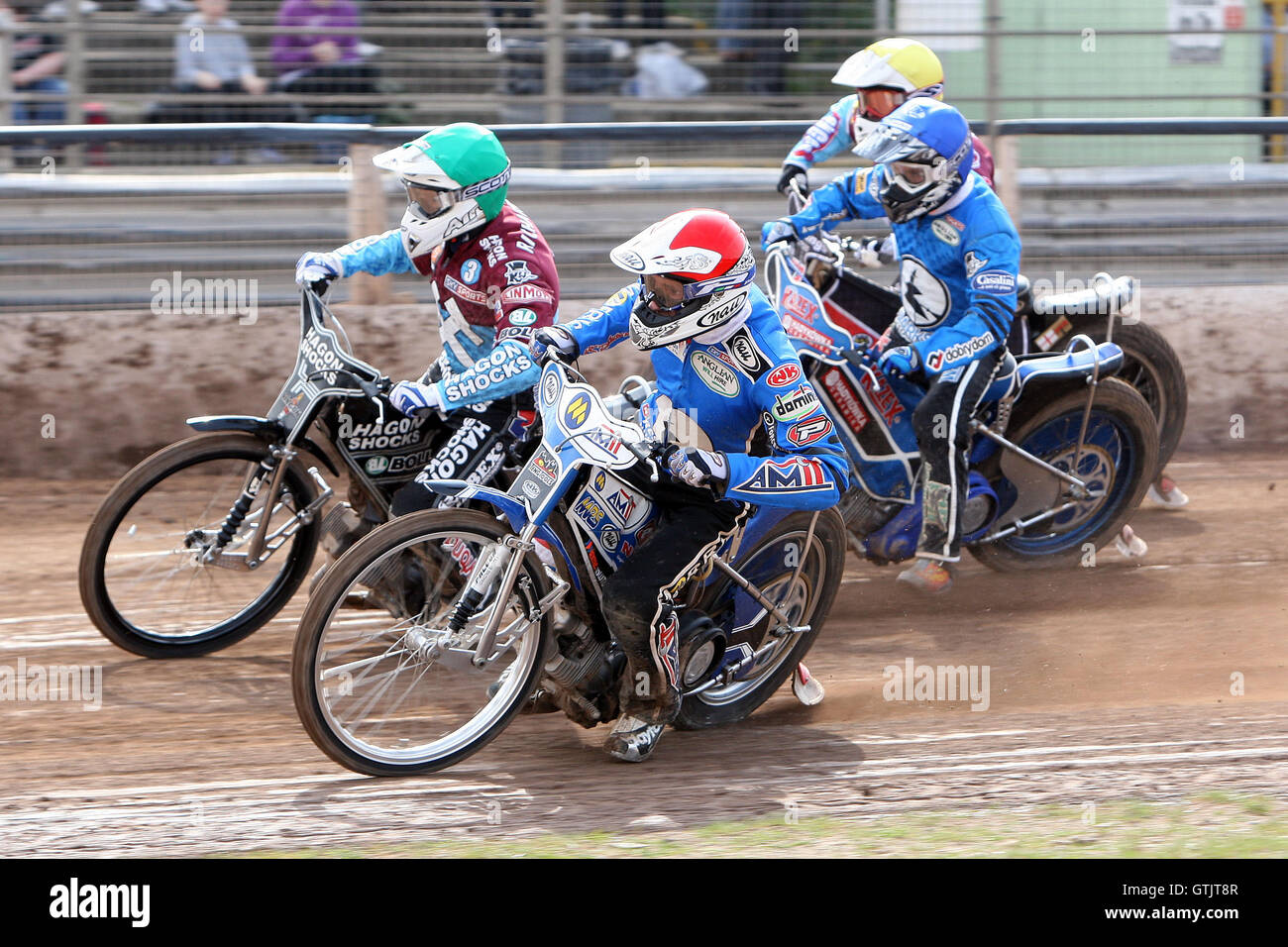 Heat 7: Lee Richardson (green), Piotr Swiderski (red), Stuart Robson ...