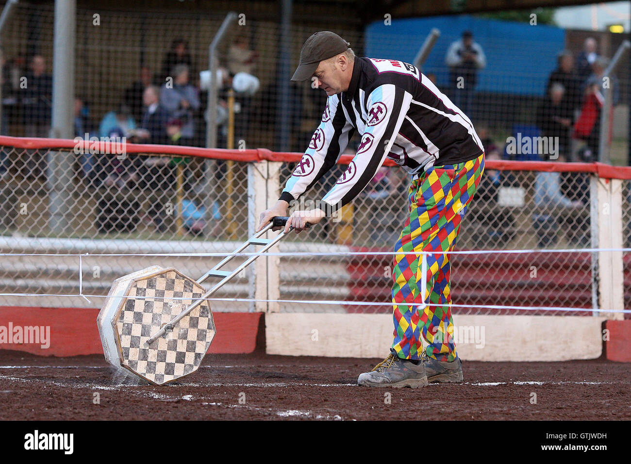 Heat 9: The start is prepared - Lakeside Hammers vs Birmingham Brummies ...