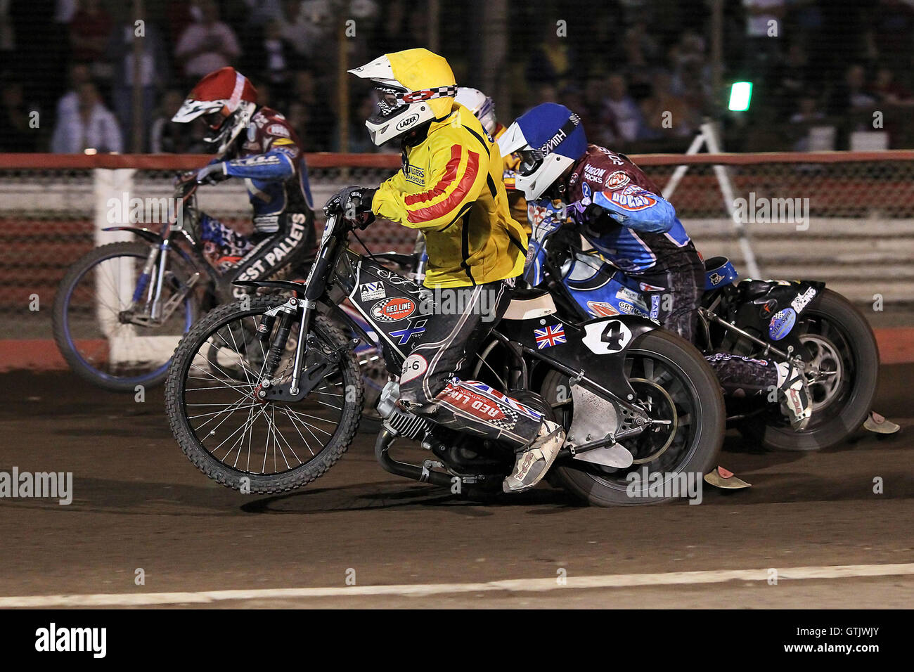 Heat 10: Stuart Robson (blue) and Ricky Ashworth off the start ...