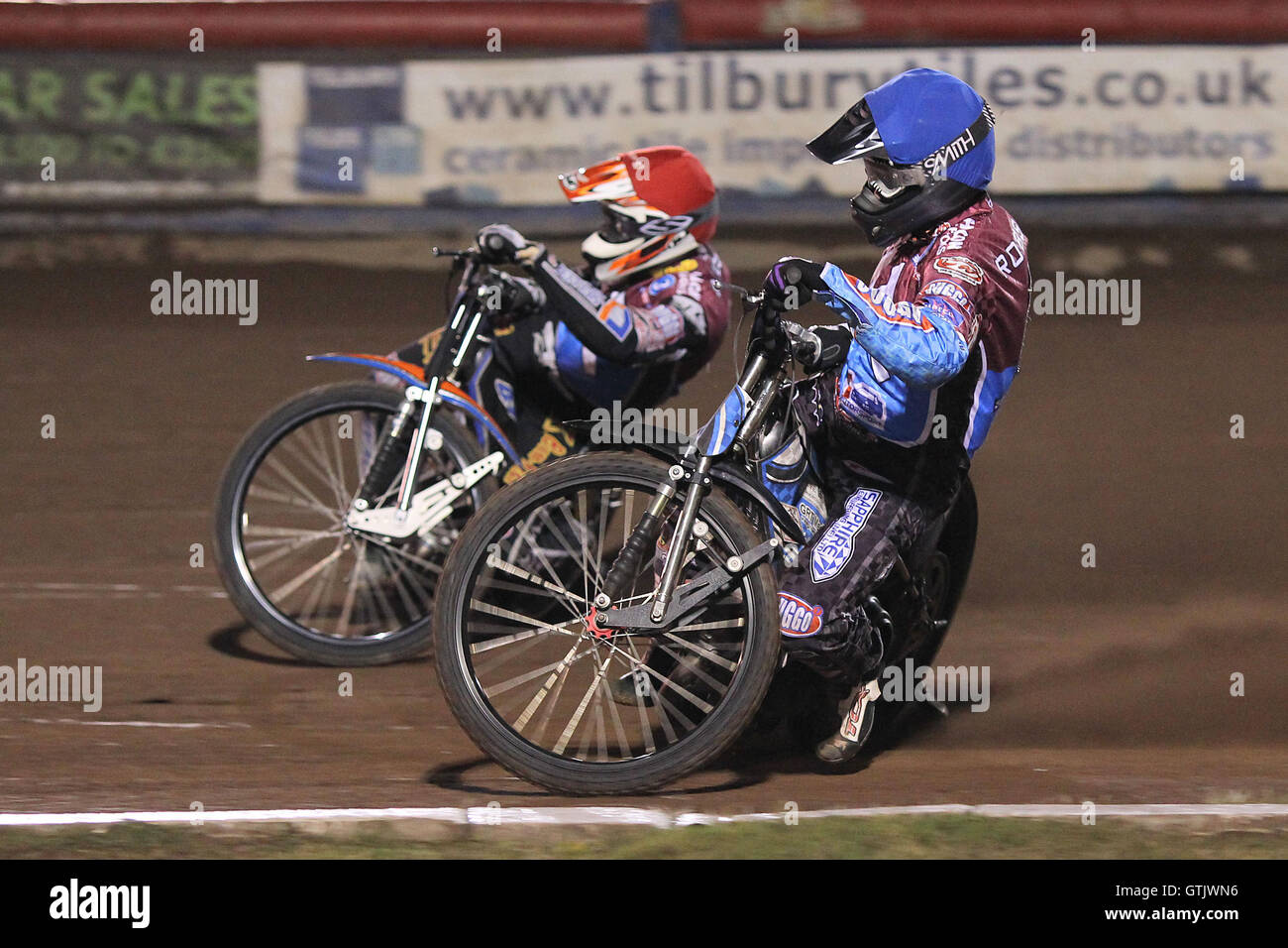 Heat 3: Peter Karlsson (red) and Stuart Robson - Lakeside Hammers vs ...