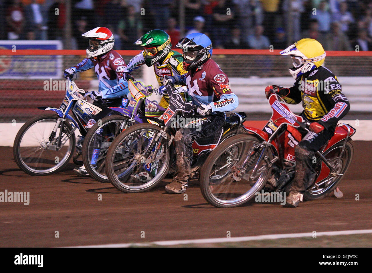 Heat 4: Piotr Swiderski (red), Stuart Robson (blue), Rory Schlein ...