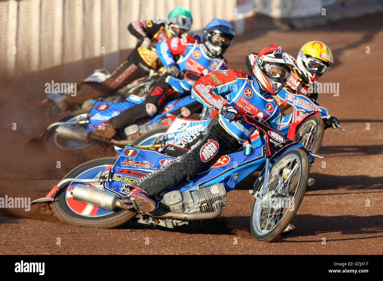 Heat 1: Andreas Jonsson (red) ahead of Leigh Lanham (blue), Oliver ...