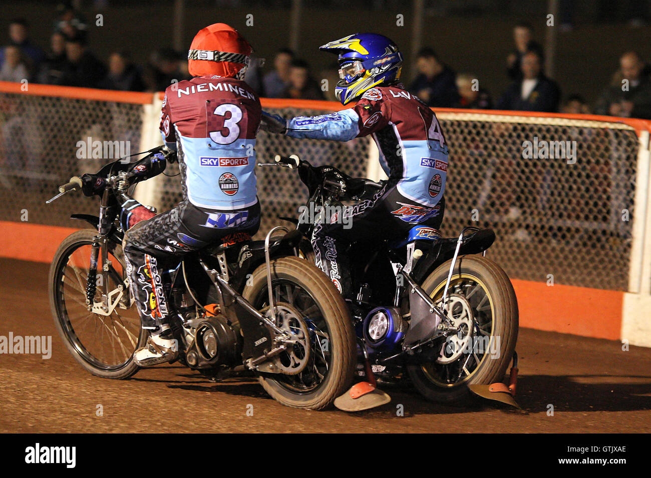 Heat 5: Davidsson (blue) and Nieminen (red) celebrate a 5-1 - Lakeside ...