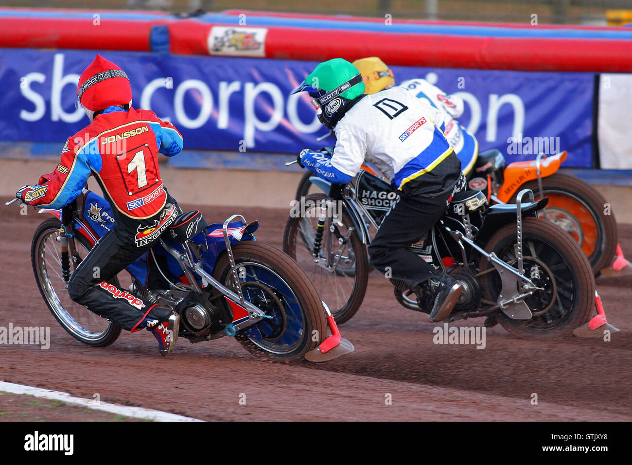 Heat 1: Andreas Jonsson (red) inside Edward Kennett (green) and Steve ...