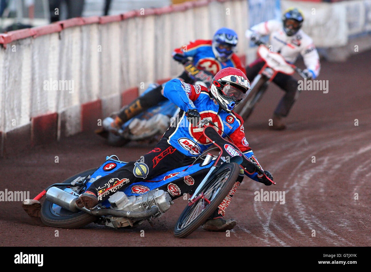 Heat 3: Adam Shields (red) ahead of Lubos Tomicek (blue) and Robert ...