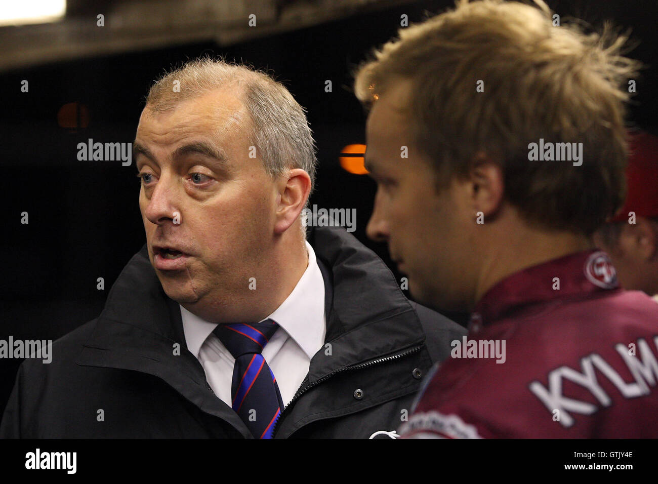 Start race referee hi-res stock photography and images - Alamy