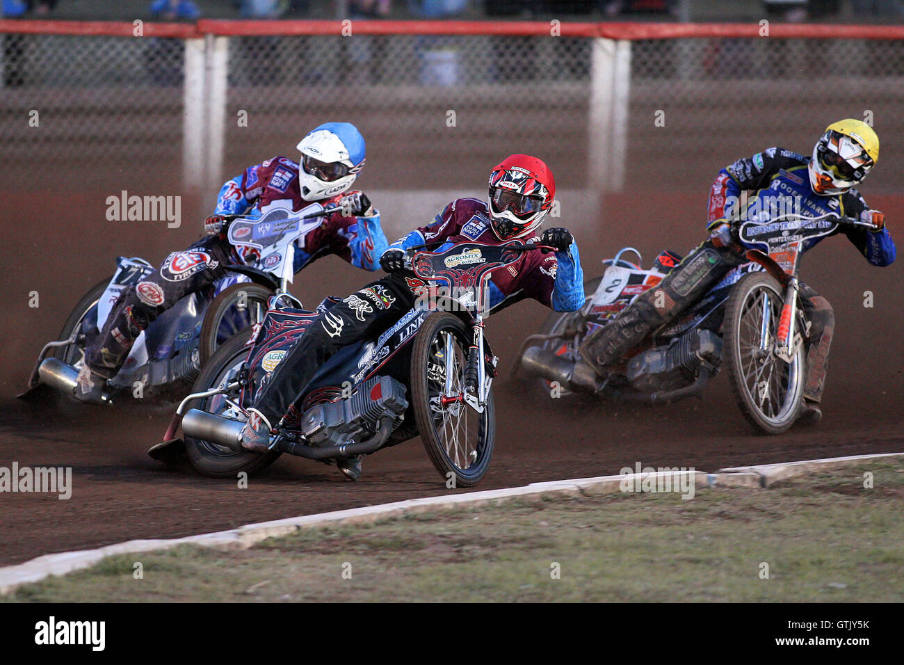 Heat 5: Adam Shields (red), Stuart Robson (blue) and Tomas Topinka ...