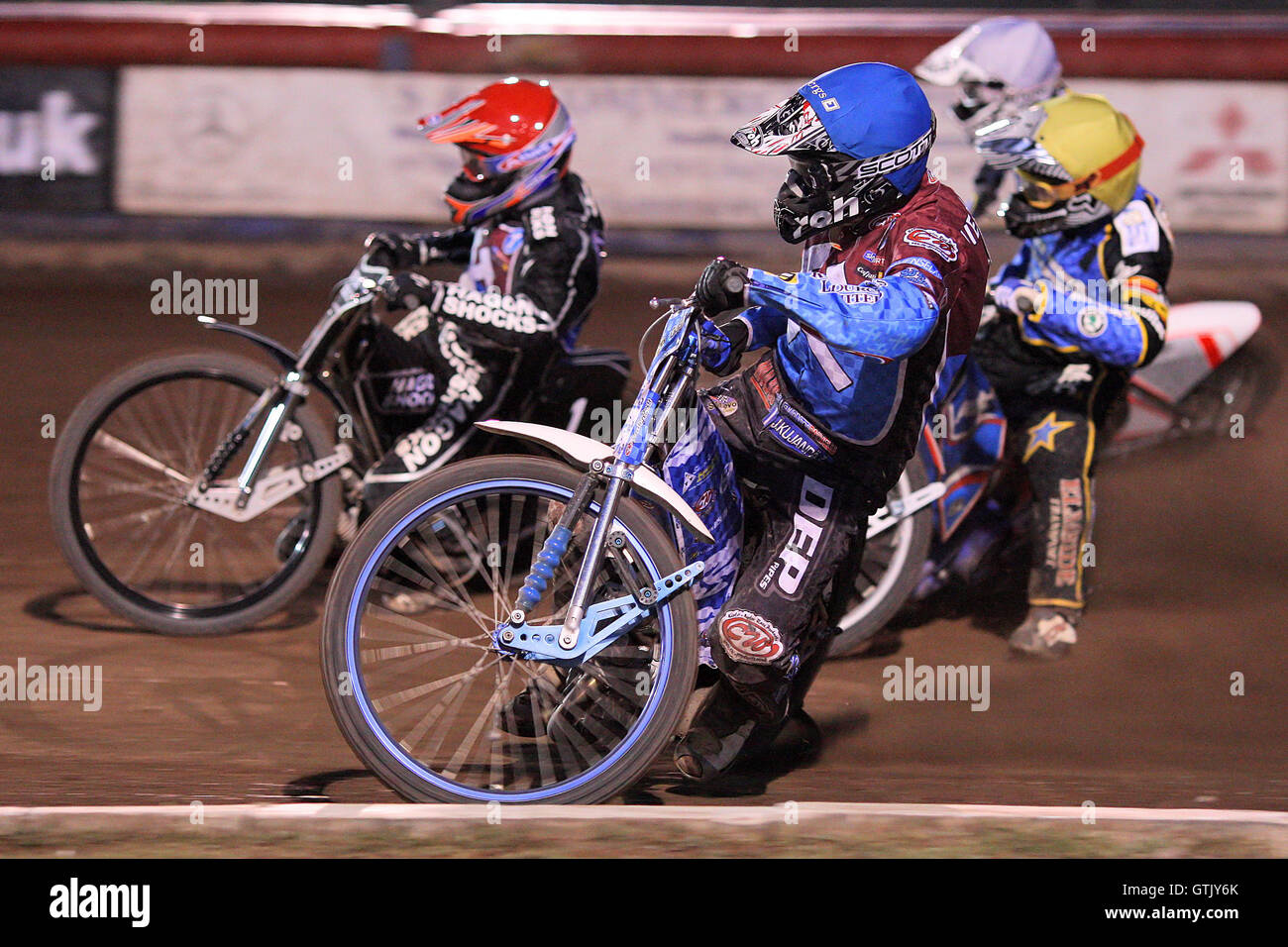 Heat 10: Kauko Nieminen (blue), Mads Korneliussen (white), Lee ...