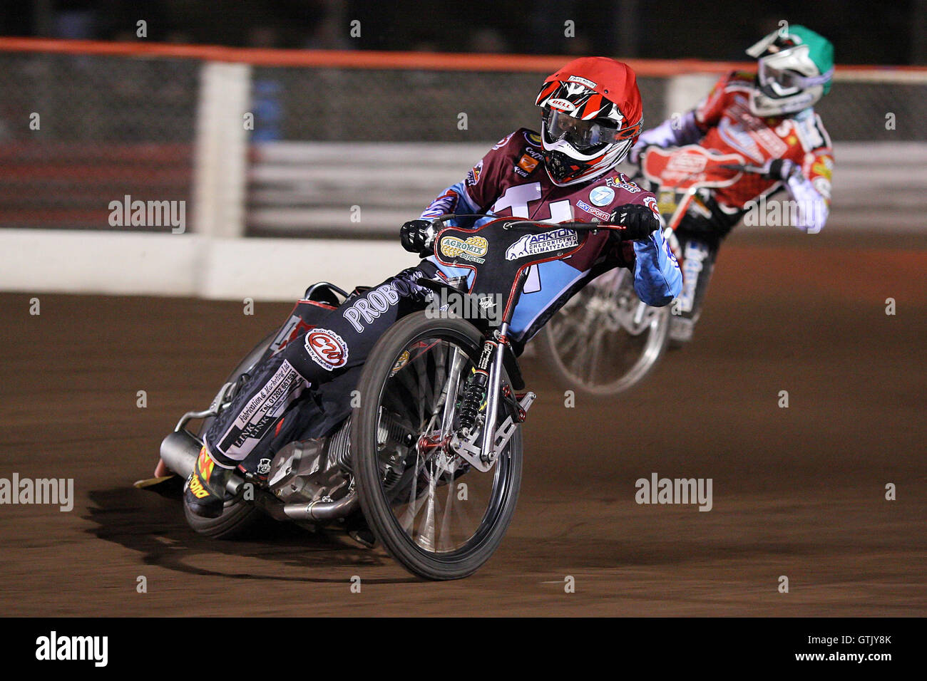 Heat 6: Adam Shields (red) and Niels Kristian Iversen (green ...