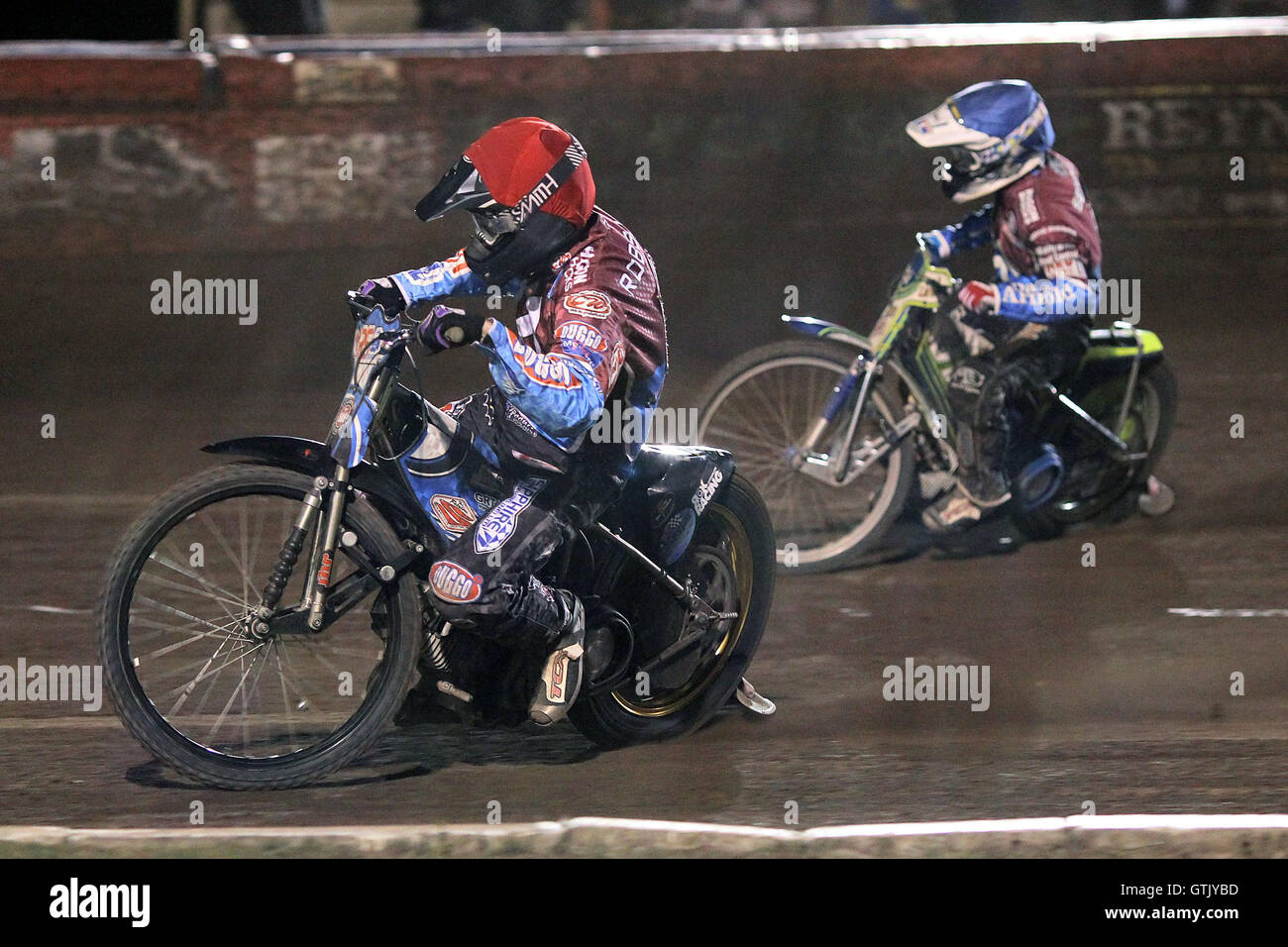 Heat 7: Stuart Robson (red) and Justin Sedgmen - Lakeside Hammers vs ...