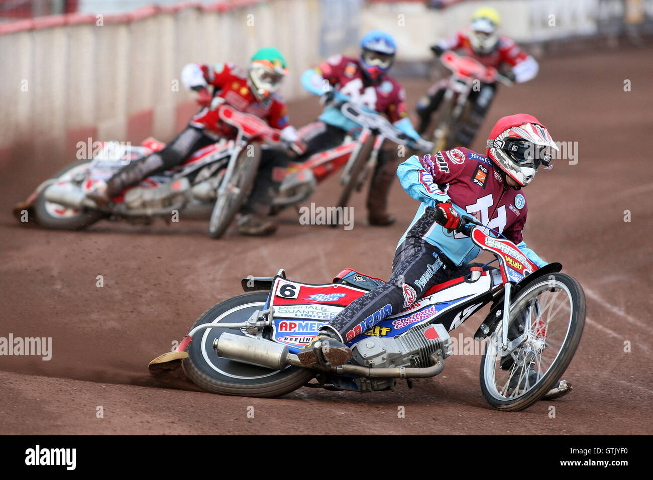 Heat 2: Phil Morris (red), Stuart Robson (blue), Kenneth Hansen (yellow ...