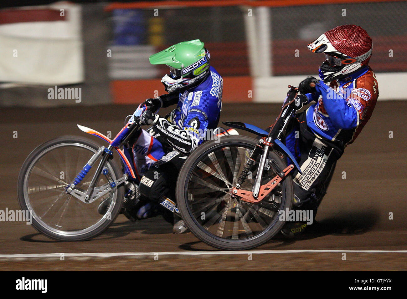 Heat 11: Adam Shields (red) chases down Davey Watt - Lakeside Hammers ...