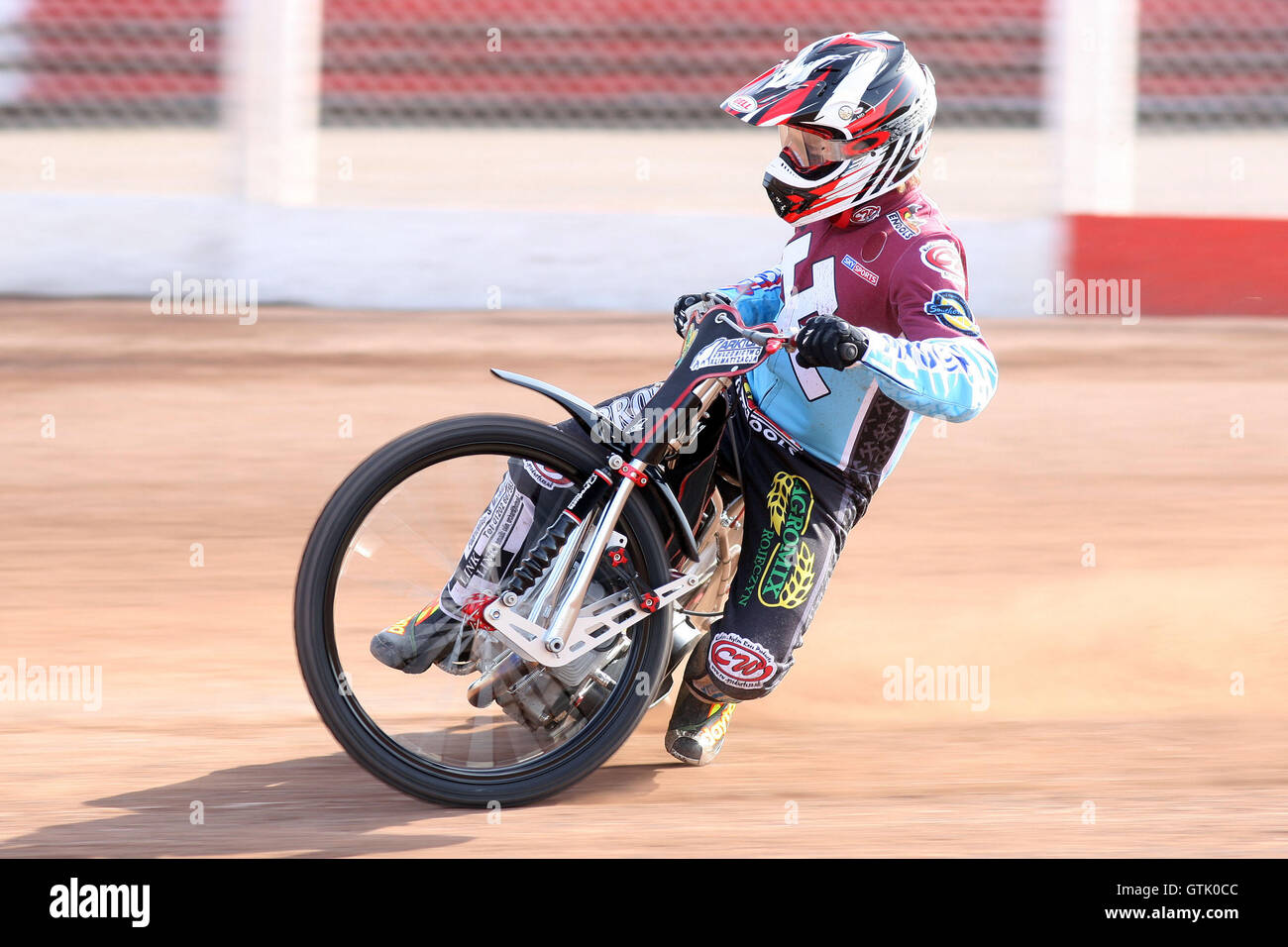 Adam Shields of Lakeside Hammers rides during practice - Lakeside ...