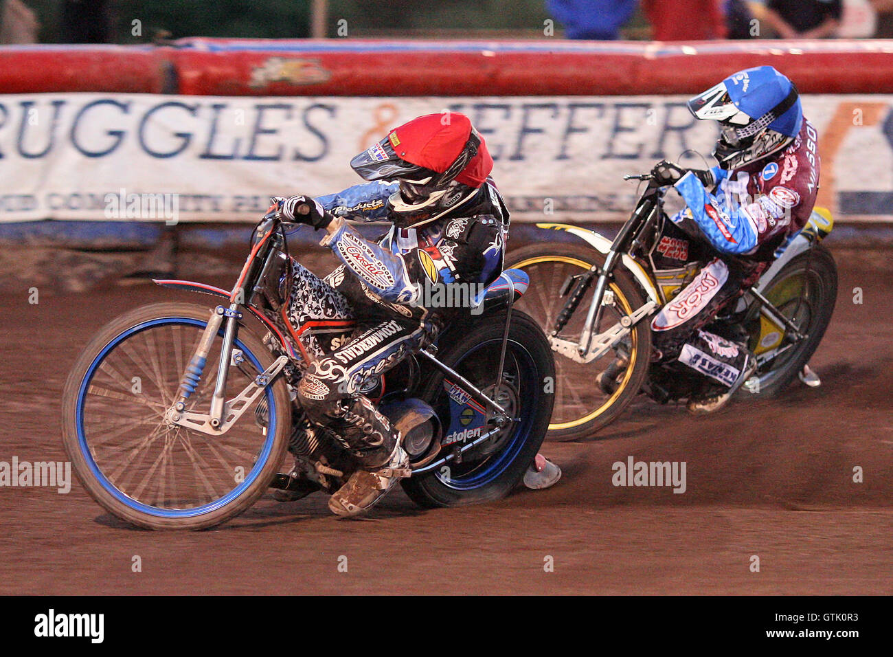 Heat 5: Davey Watt (red) and Kim Nilsson (blue) - Lakeside Hammers vs ...