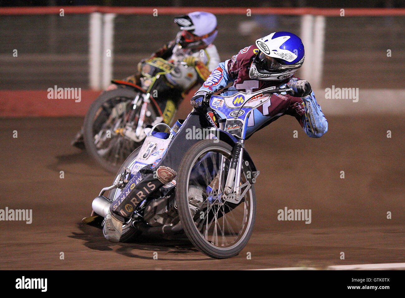 Heat 13: Piotr Swiderski (blue) and Scott Nicholls (white) - Lakeside ...