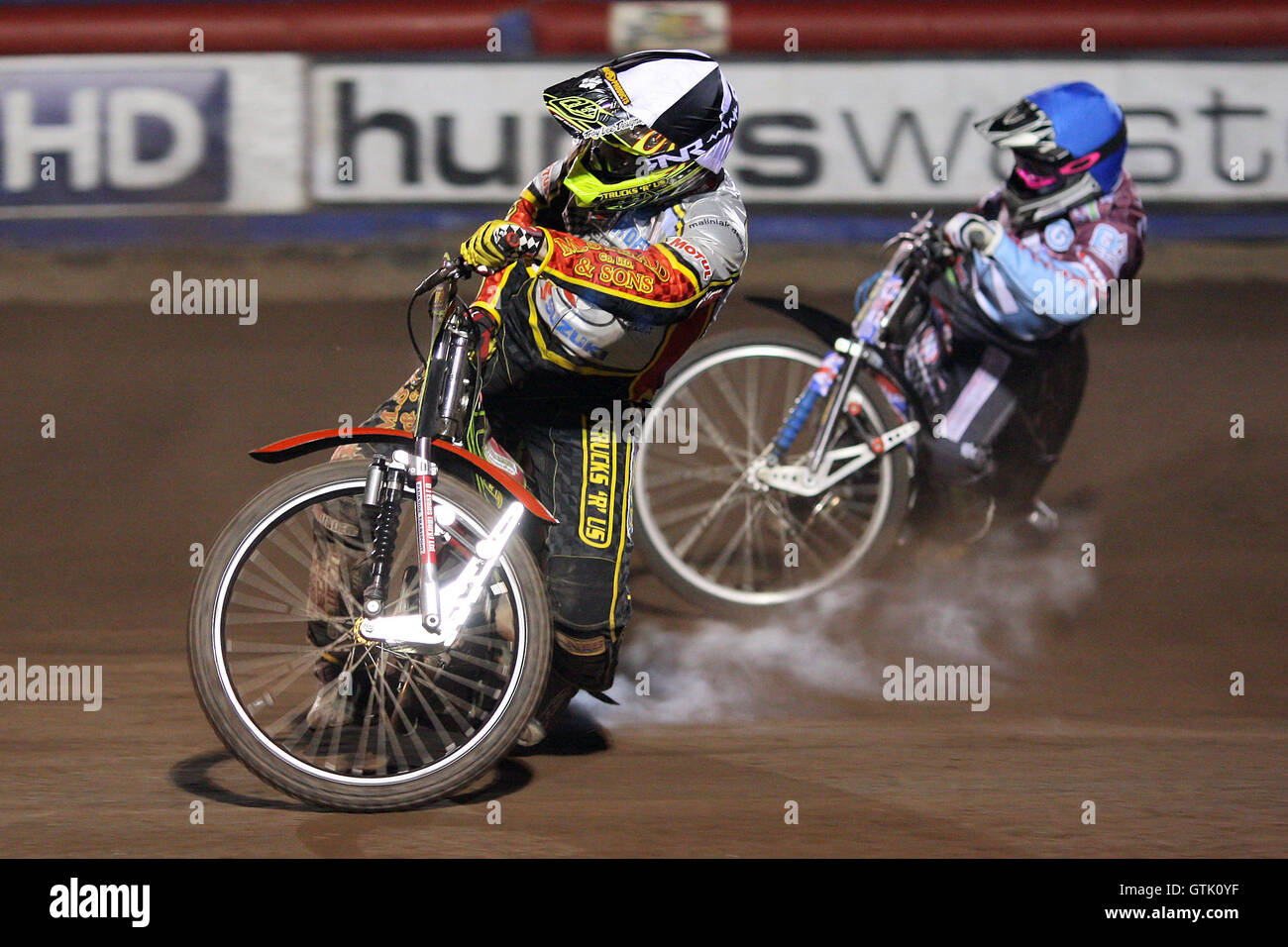 Heat 11: Robert Mear (blue) and Scott Nicholls (tactical) - Lakeside ...