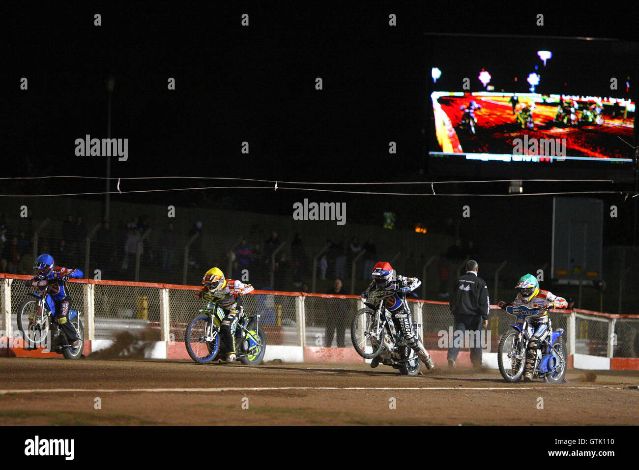 Heat 7: Tapes up for Ricky Kling (blue), Troy Batchelor (yellow ...