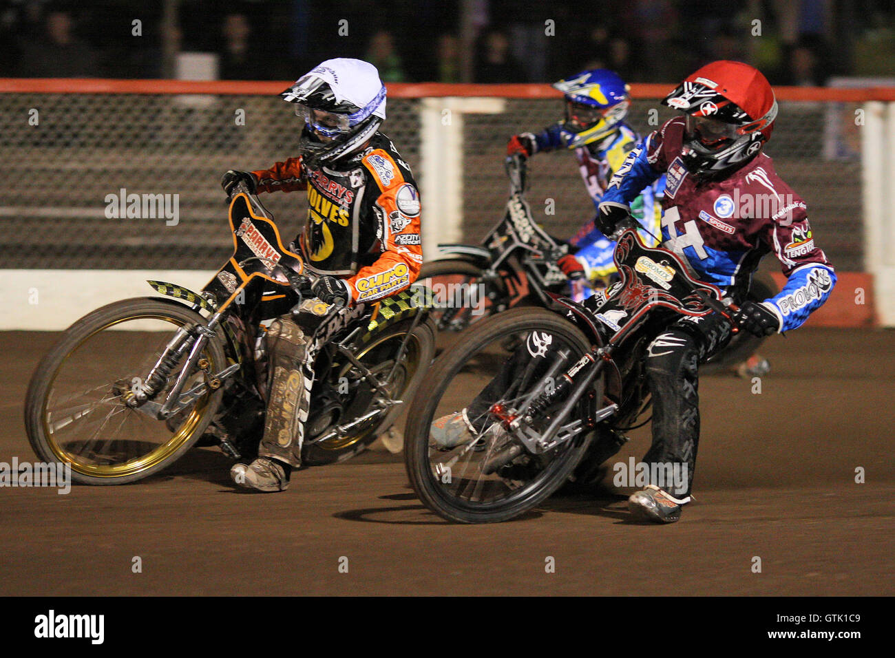 Heat 5: Freddie Lindgren (white), Adam Shields (red) and Jonas ...