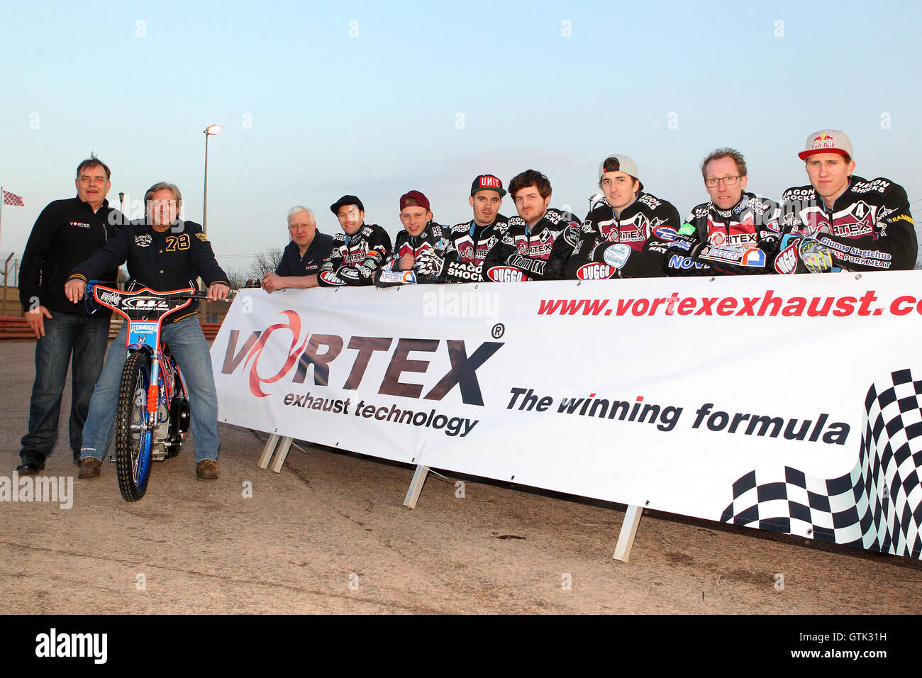 Team photo with sponsor - Lakeside Hammers Speedway Press & Practice ...