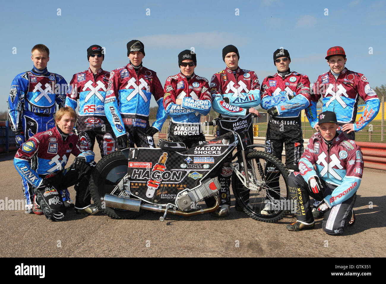 Lakeside Hammers line up for a team photograph - Lakeside Hammers ...