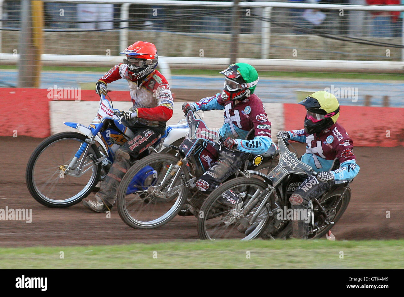 Heat 8: Simon Stead (red), Joonas Kylmakorpi (green) and Robert Mear ...