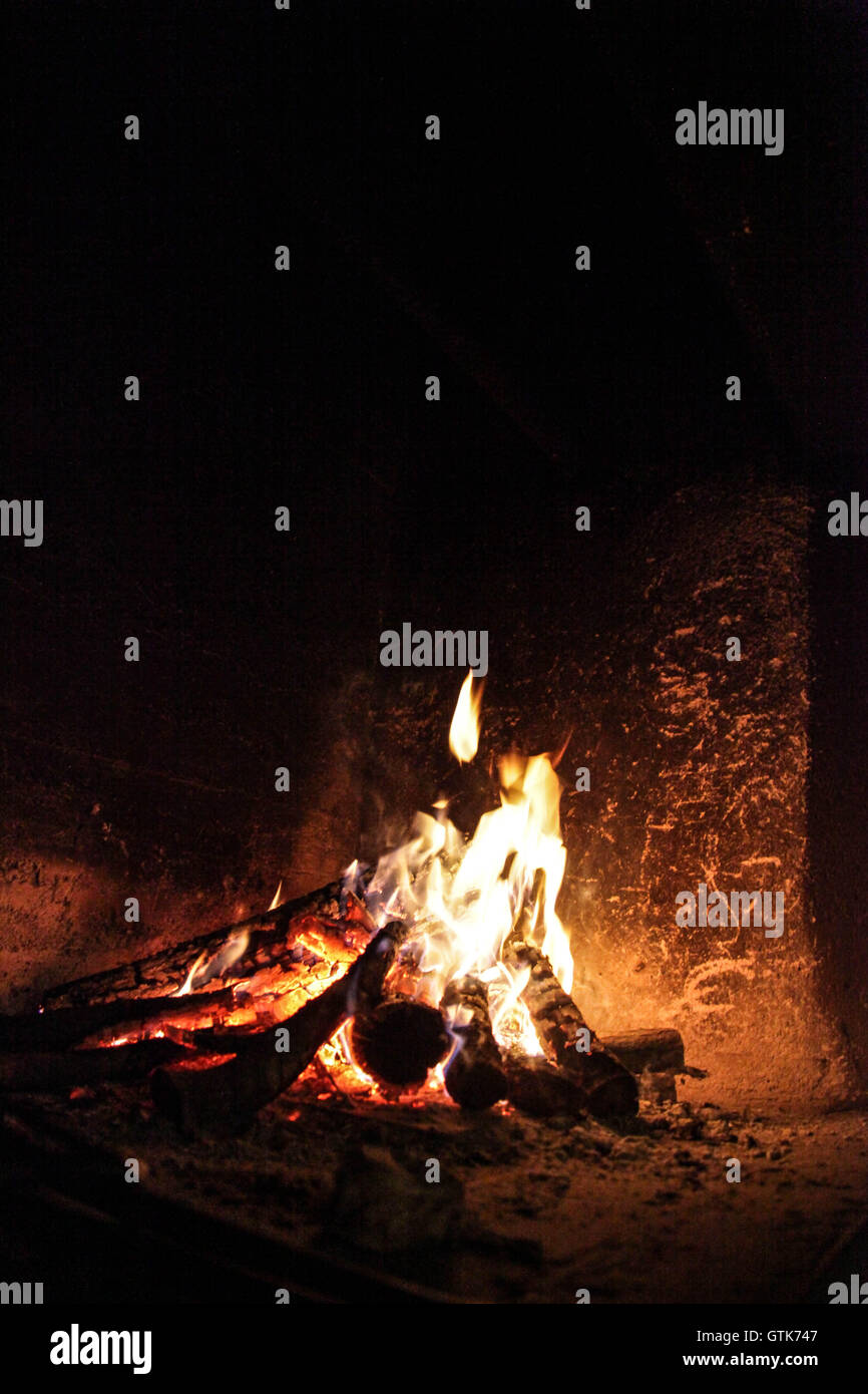 Open fireplace hi-res stock photography and images - Alamy