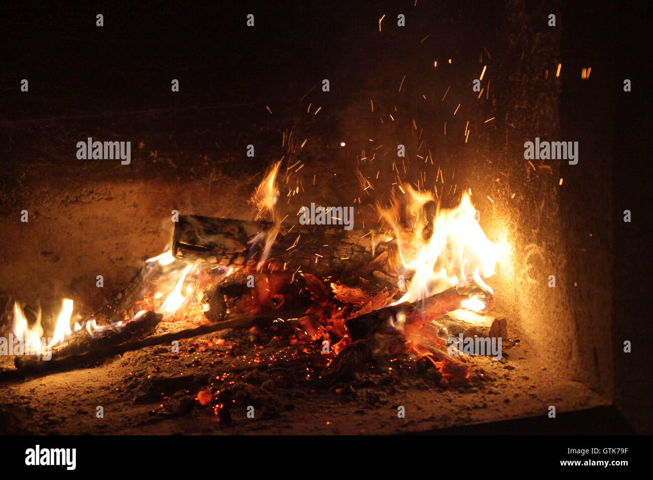 Ember fire hi-res stock photography and images - Alamy