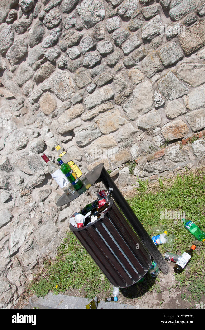 After party mess hi-res stock photography and images - Alamy