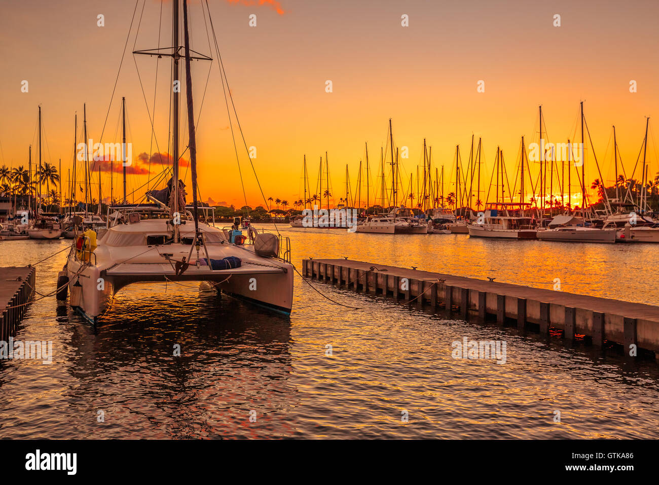 Hawaii honolulu catamaran hi-res stock photography and images - Alamy